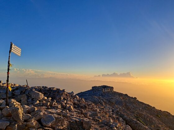 Ανατολή στη μυθική κορυφή του Ταϋγέτου _ πεζοπορία - karidotsouflo